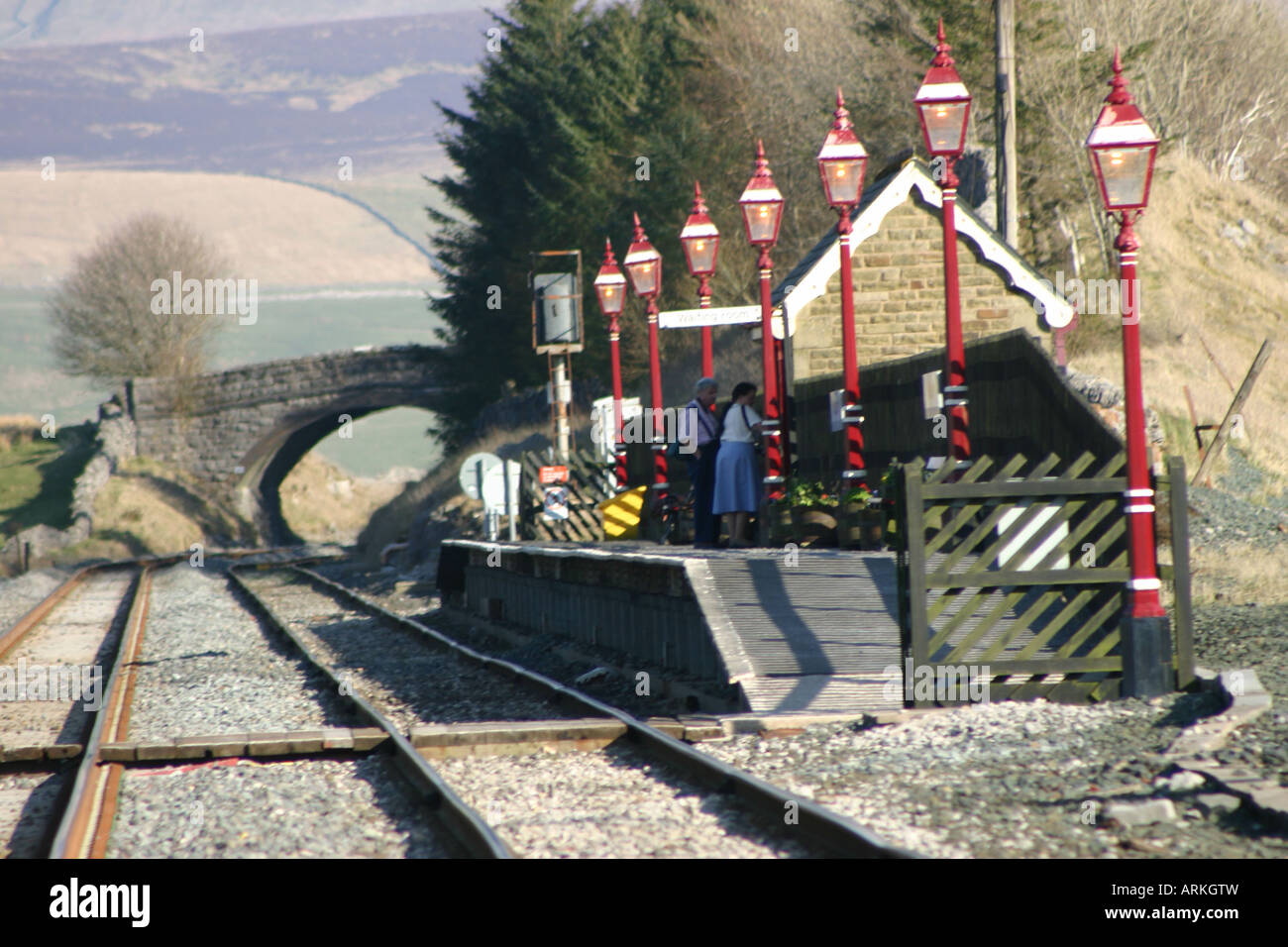 victorian railway station platform bridge lamps Stock Photo - Alamy