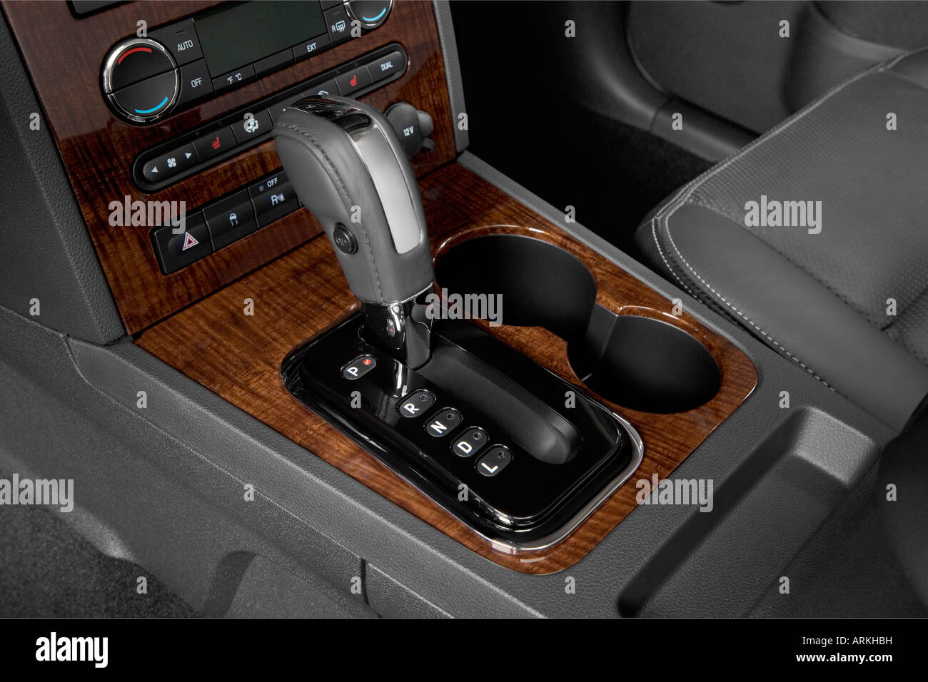 2008 Ford Taurus Limited in Silver - Gear shifter/center console Stock ...