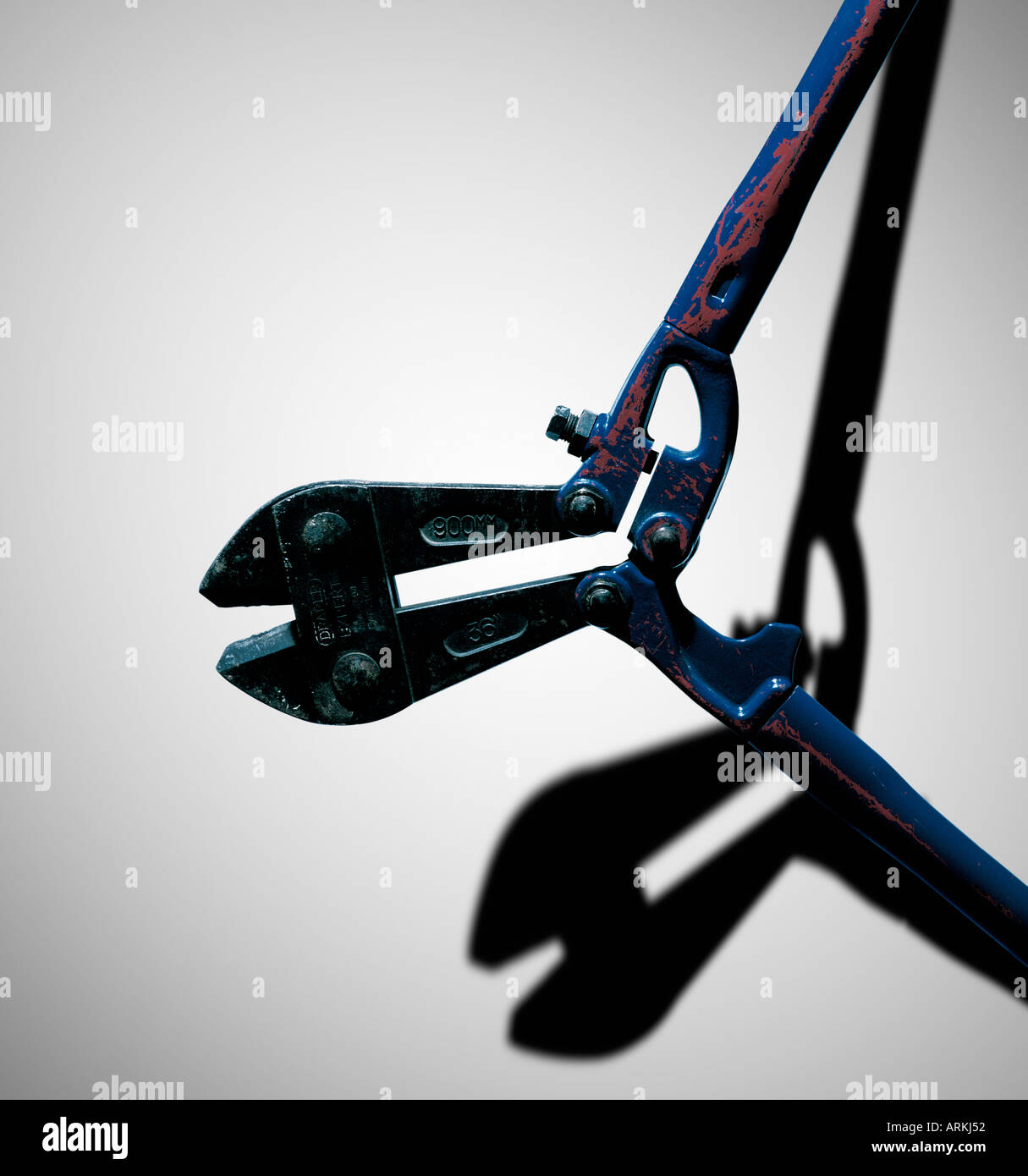 Bolt cropper hi-res stock photography and images - Alamy