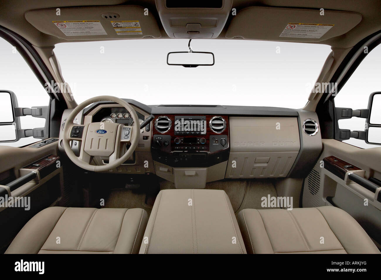 2008 Ford F-250 SD Lariat in White - Dashboard, center console, gear ...