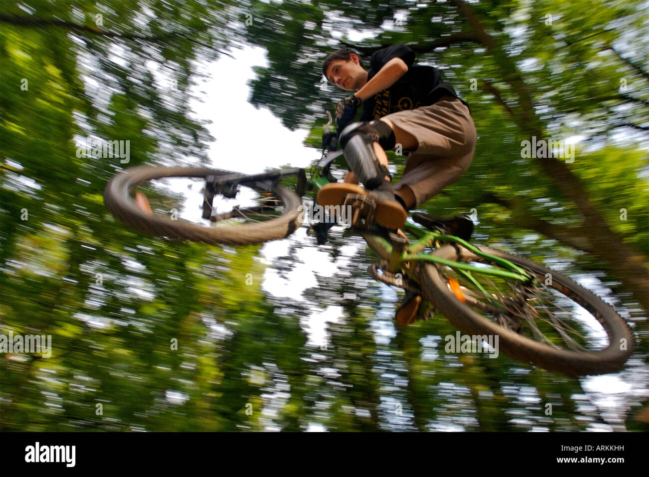 Falling off a bike hi-res stock photography and images - Alamy