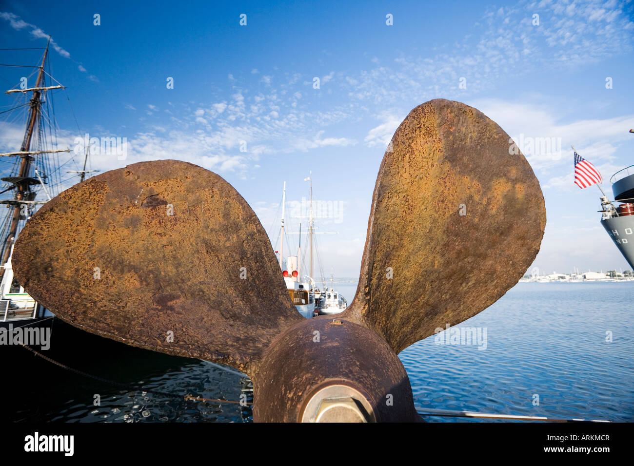 American flag usa us ship mast hi-res stock photography and images - Alamy