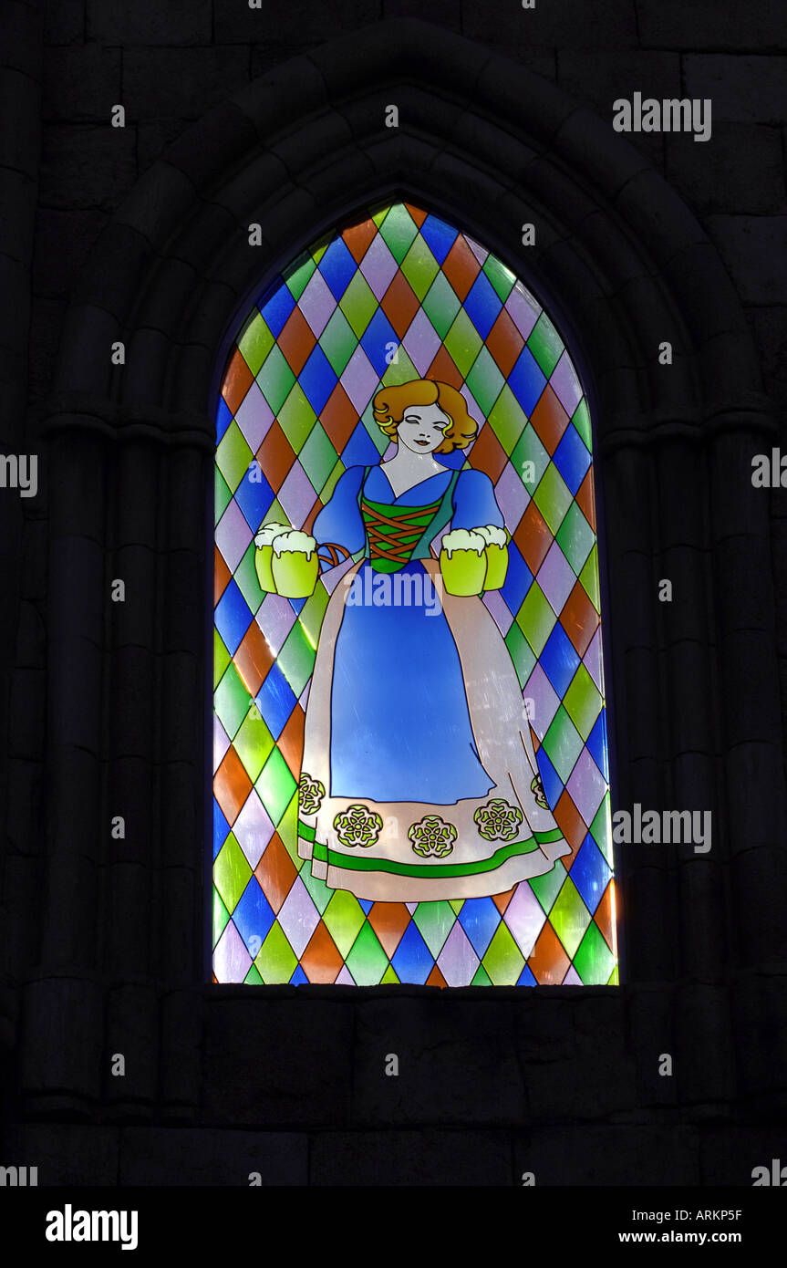 german female, figure carrying beer, fraulein Stock Photo - Alamy