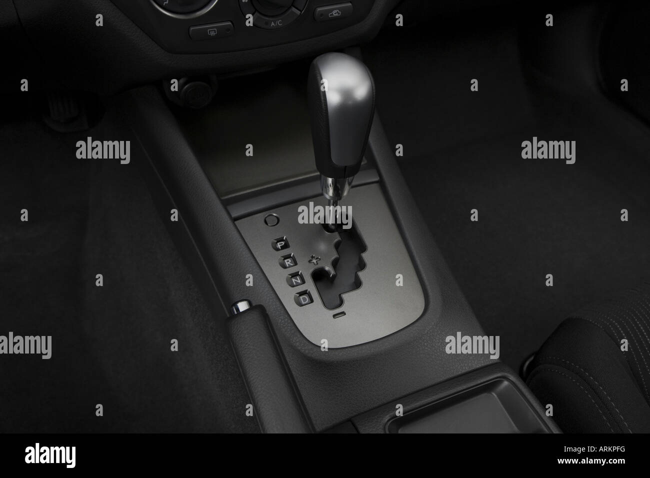 2008 Subaru Impreza Outback Sport in Silver - Gear shifter/center ...