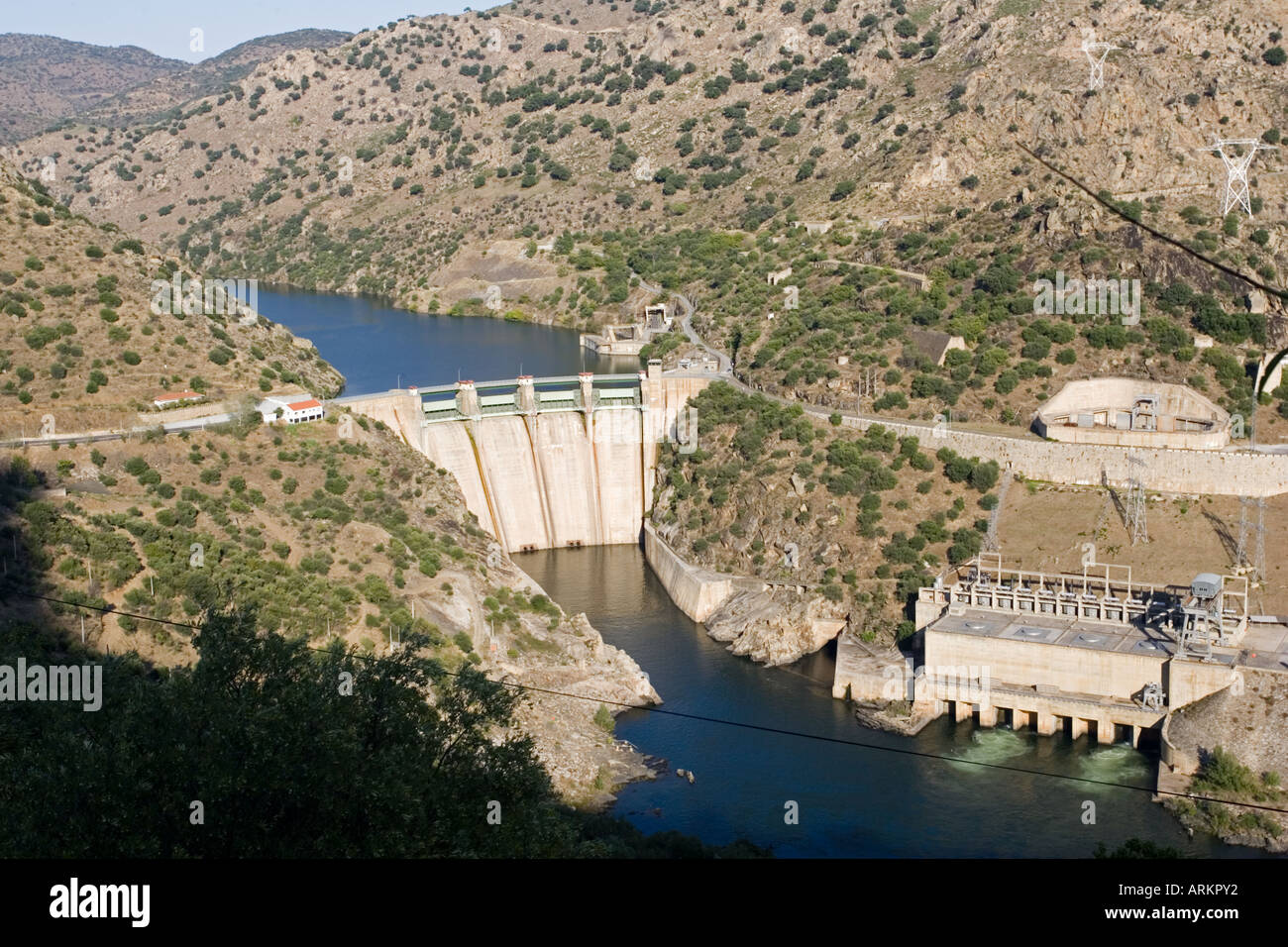 Shared hydroelectric dam at Barca de Alva on Rio Doura on Spanish ...