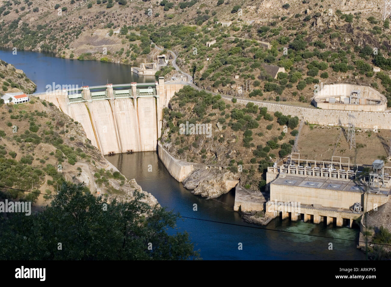 Shared hydroelectric dam at Barca de Alva on Rio Doura on Spanish ...
