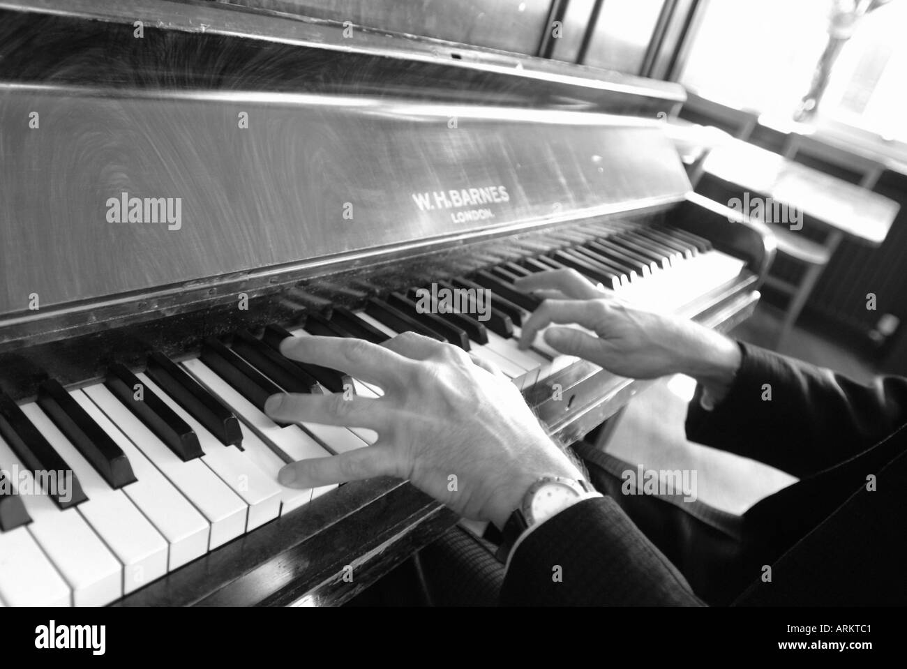 pianist in bar Stock Photo - Alamy