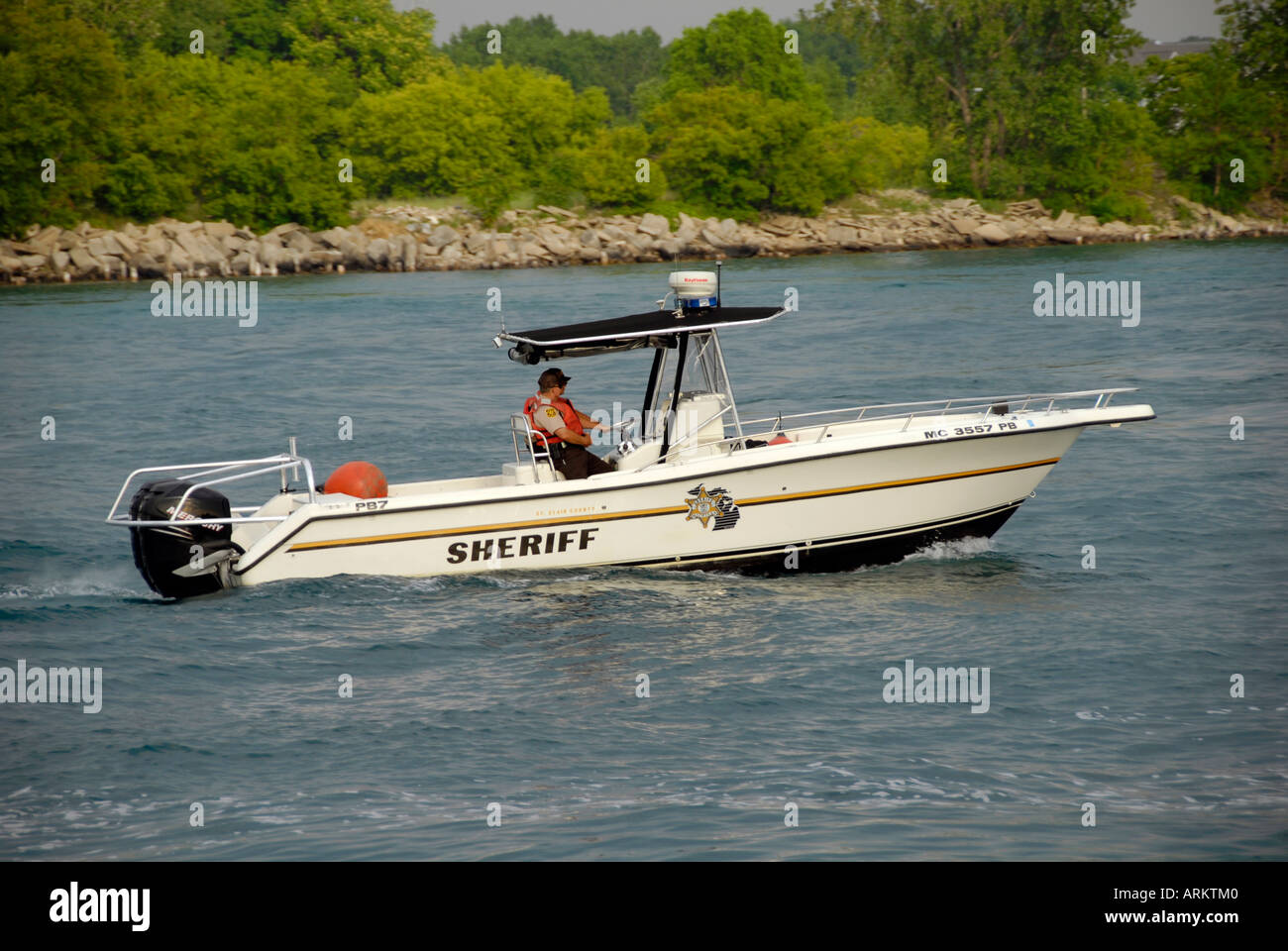 Sheriff department boats patrol the border on the St Clair River ...