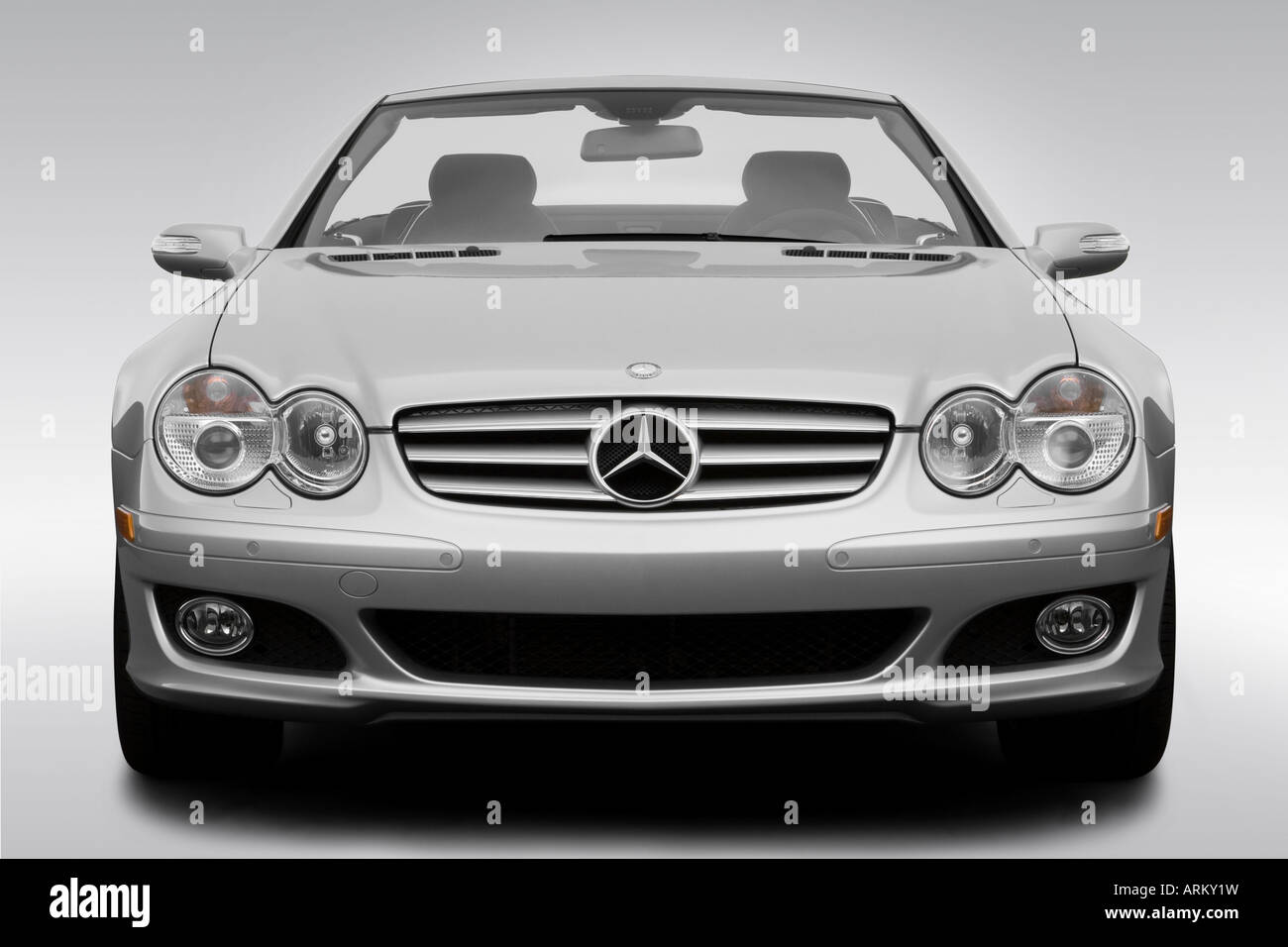 2008 Mercedes-Benz SL550 in Silver - Low/Wide Front Stock Photo - Alamy