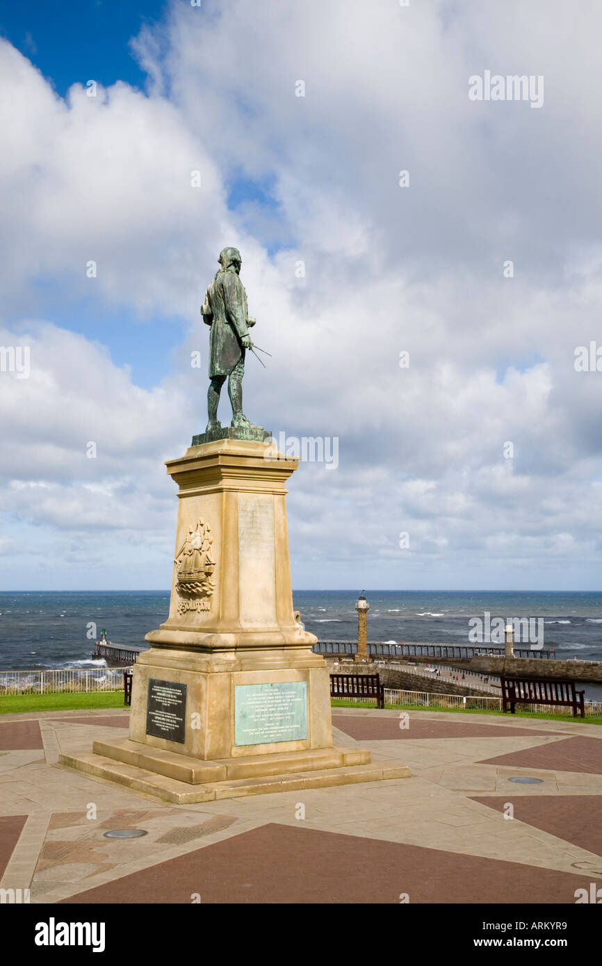 Captain Cook's bronze memorial statue on "West Cliff" Whitby North ...