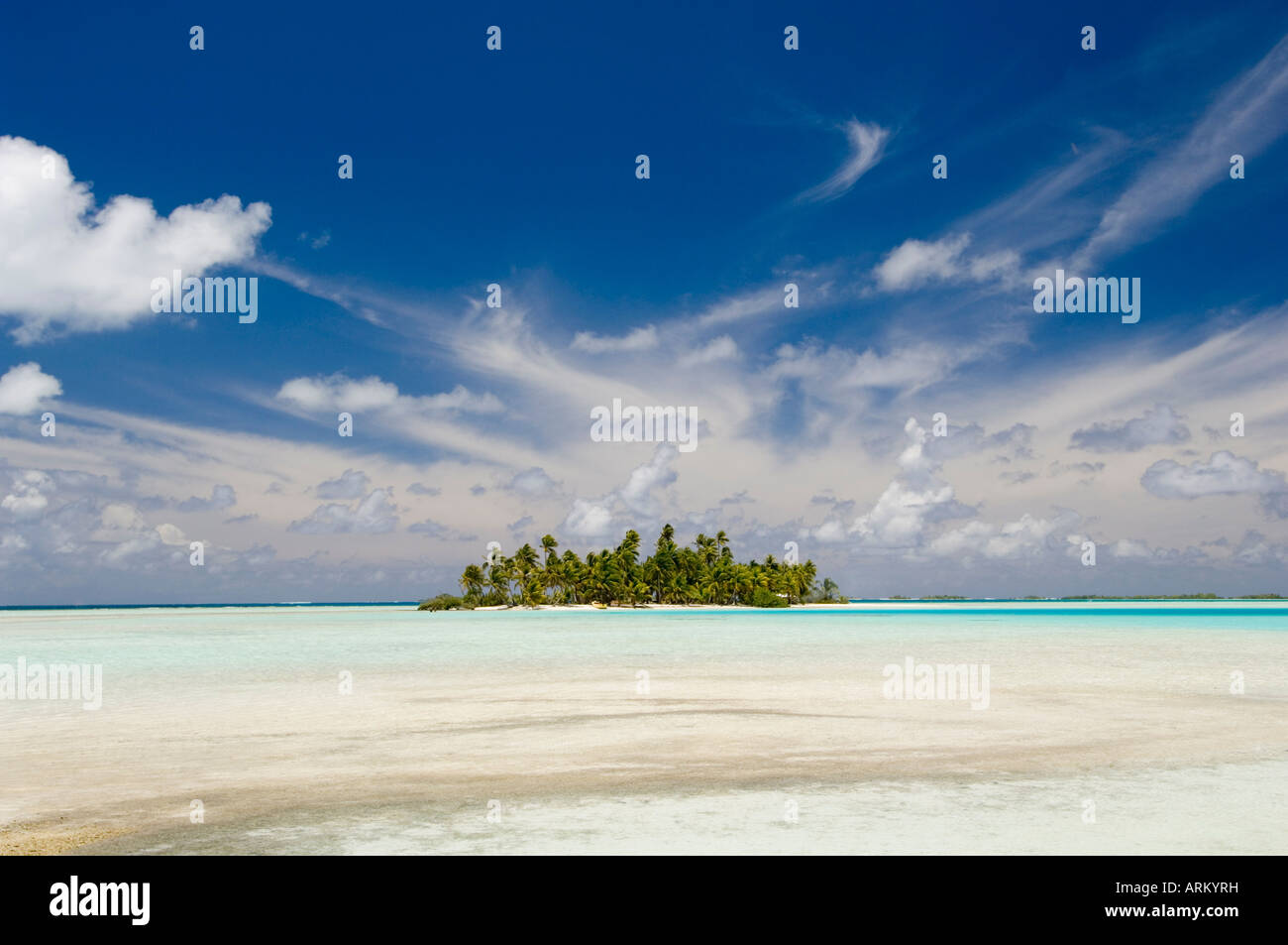 Blue Lagoon, Rangiroa, Tuamotu Archipelago, French Polynesia, Pacific ...