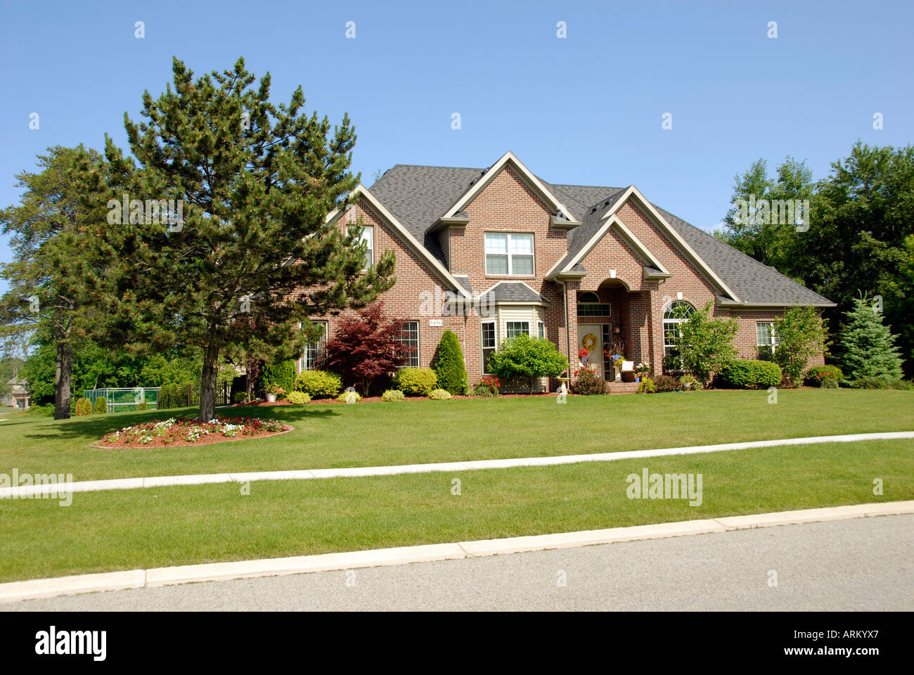 Up scale residential home Stock Photo - Alamy