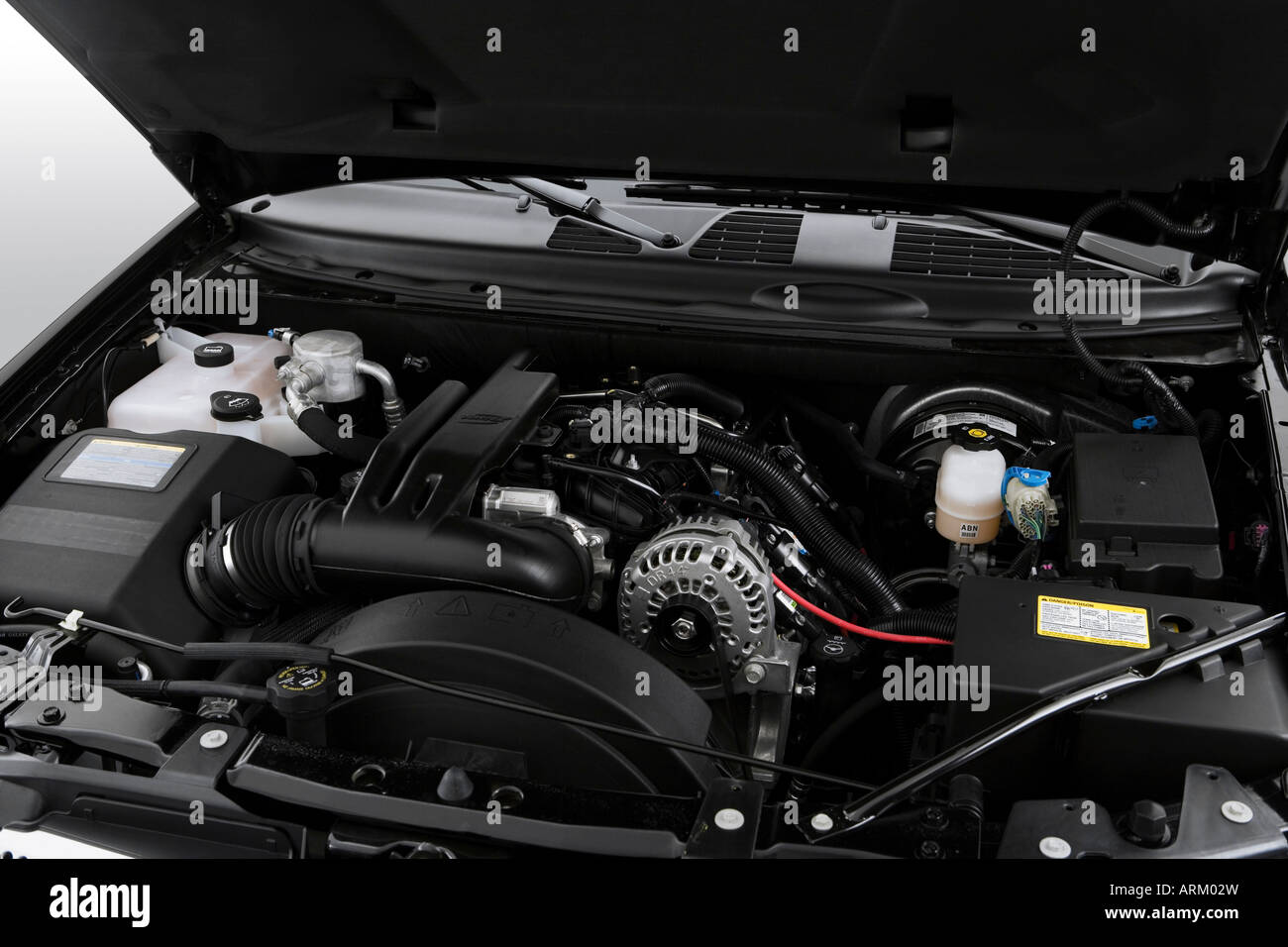 2008 GMC Envoy Denali in Black - Engine Stock Photo - Alamy