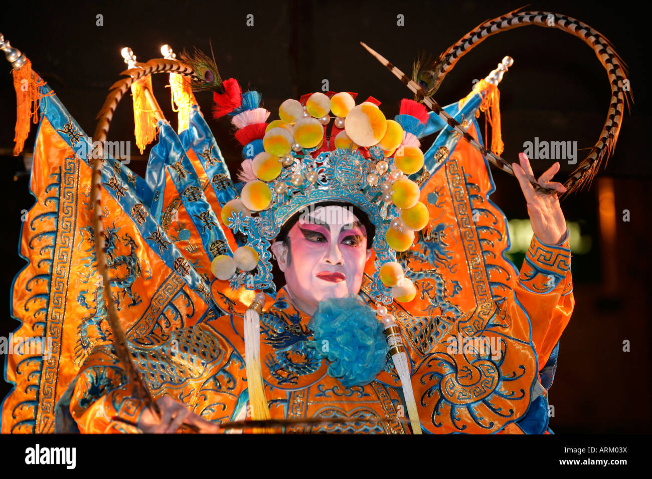 Opera artist hi-res stock photography and images - Alamy