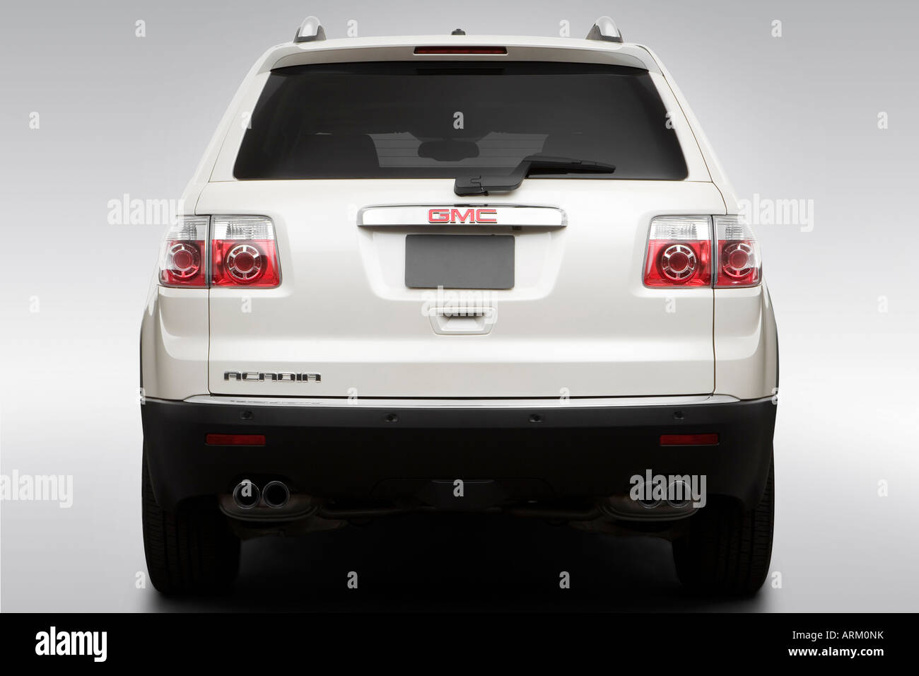 2008 GMC Acadia SLT in White - Low/Wide Rear Stock Photo - Alamy