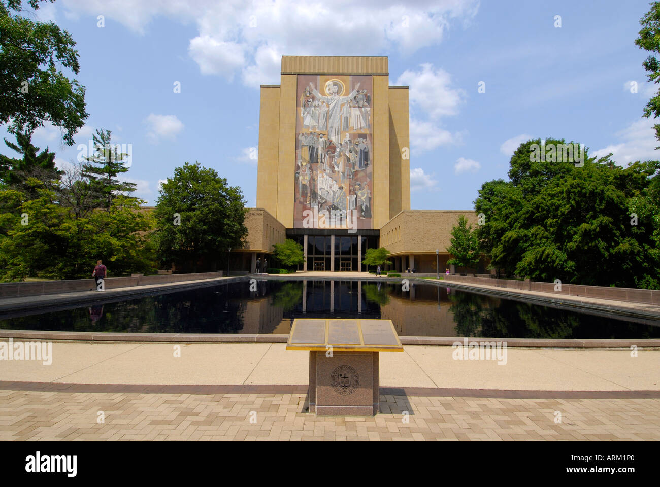 Theodore M Hesburgh Library on the campus of the University of Notre ...