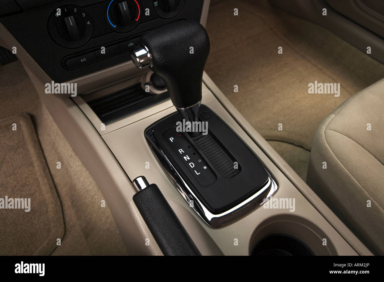 2008 Ford Fusion S in White - Gear shifter/center console Stock Photo ...