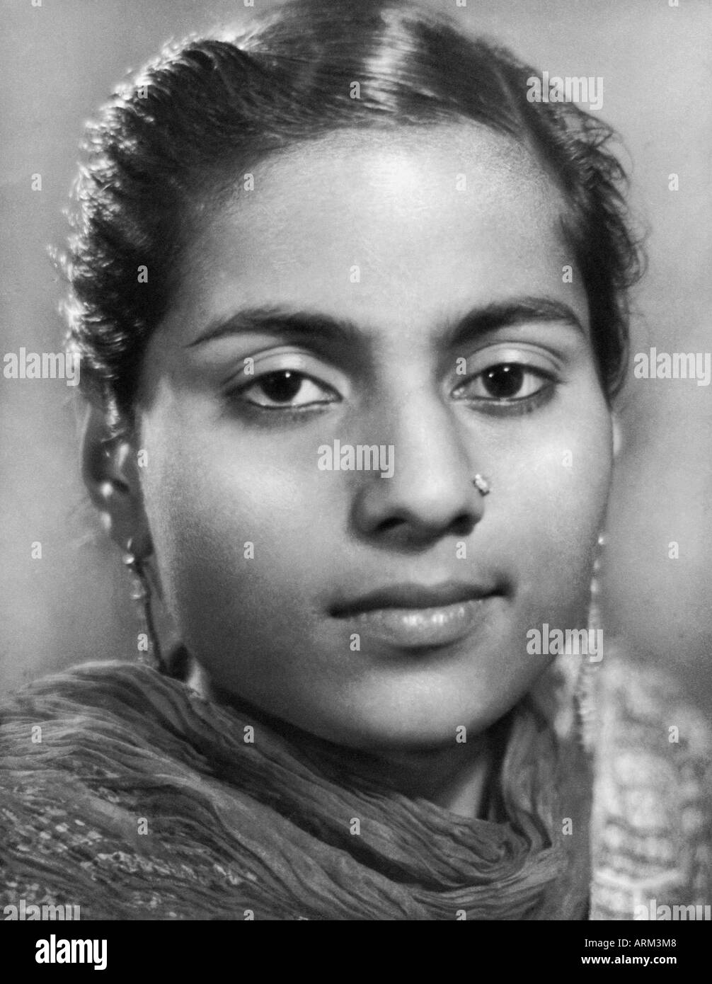 Indian women old picture 1940 India Asia Stock Photo - Alamy