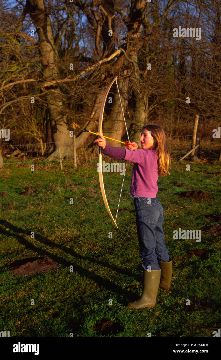 Firing an arrow hi-res stock photography and images - Alamy