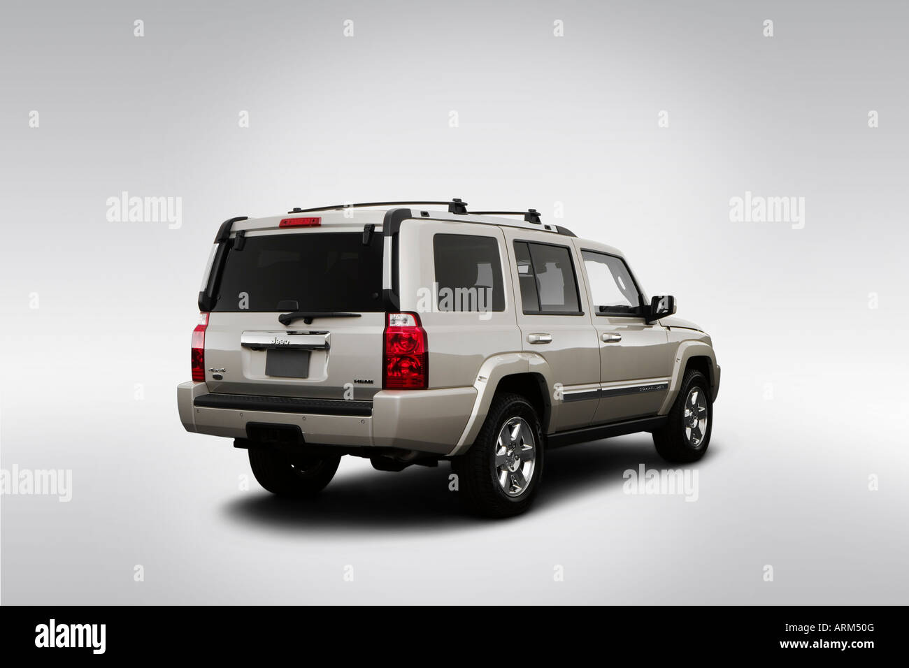 2008 Jeep Commander Overland in Gray - Rear angle view Stock Photo - Alamy