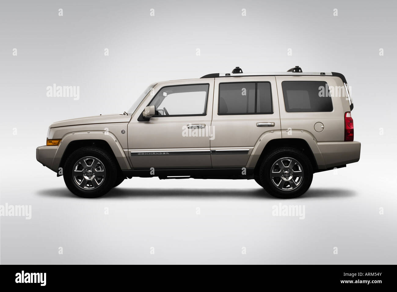2008 jeep commander overland in hi-res stock photography and images - Alamy