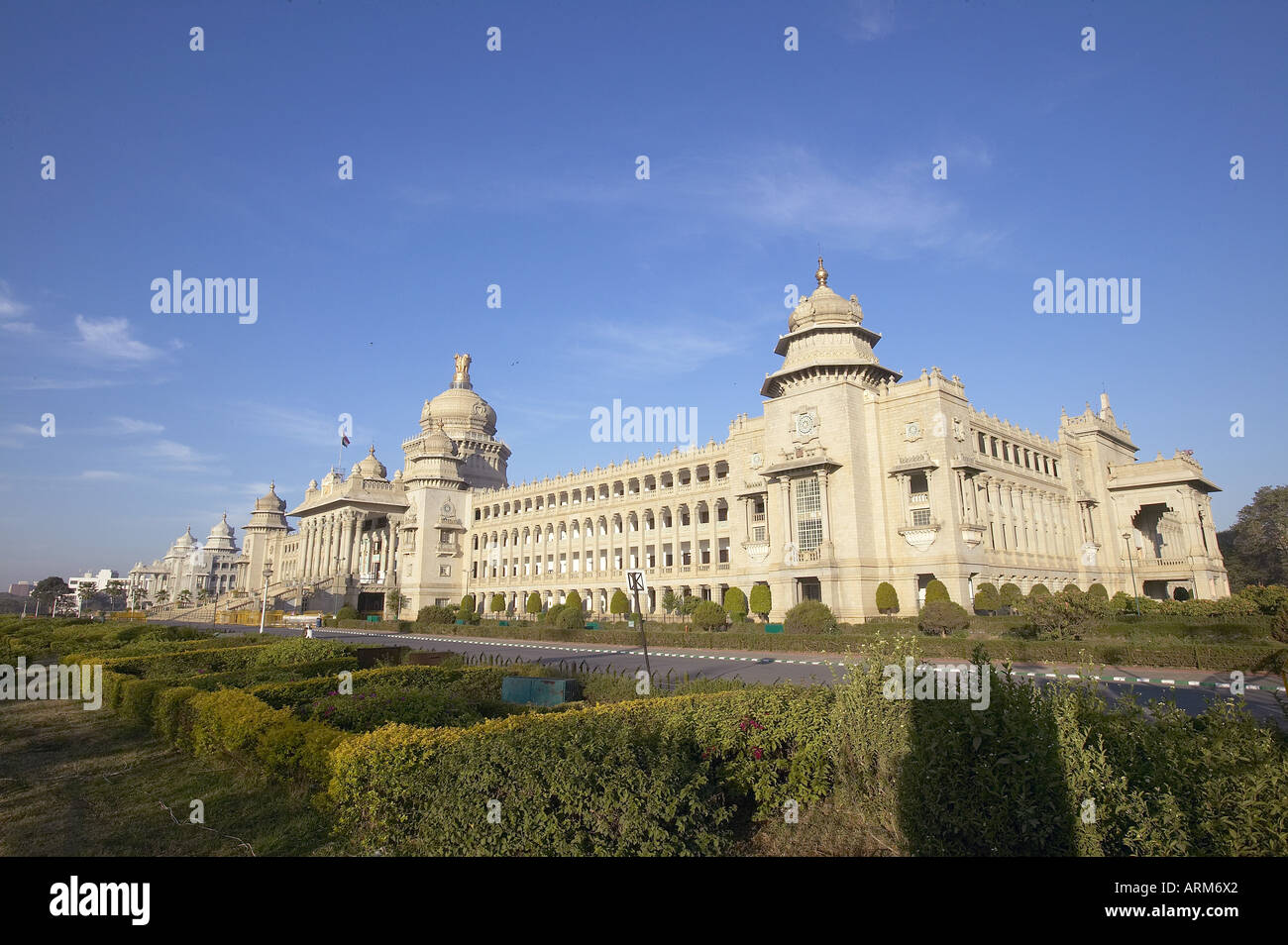Vidhana Soudha Banglore Karanataka India - kna 101911 Stock Photo - Alamy