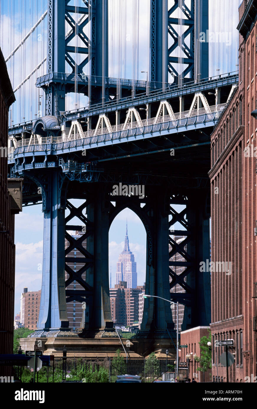 Empire state building through bridge hi-res stock photography and ...