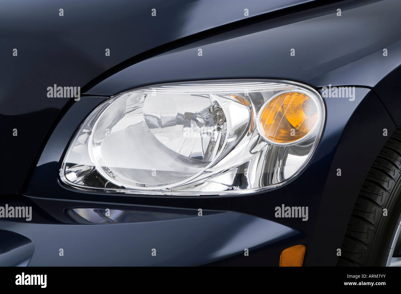 2008 Chevrolet HHR LS in Blue - Headlight Stock Photo - Alamy