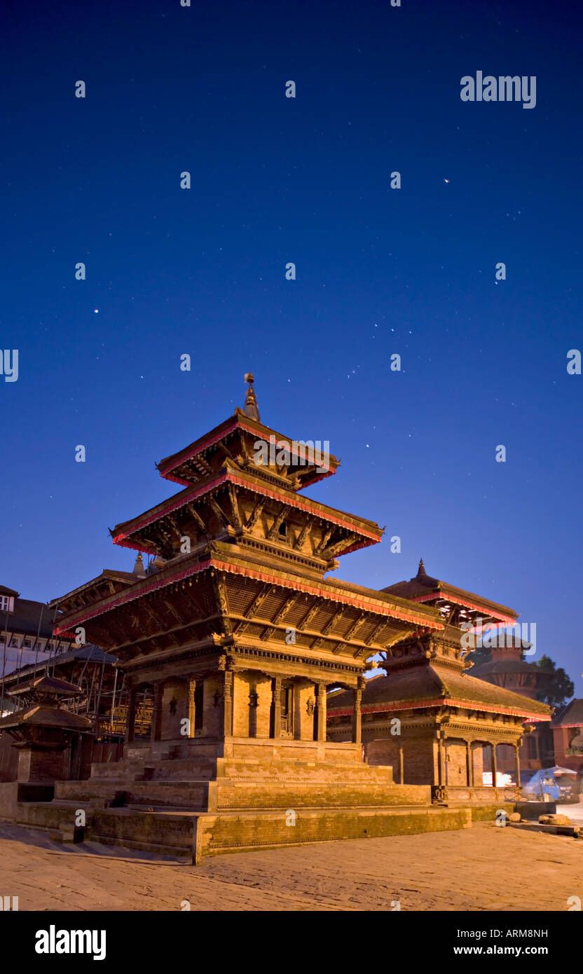 Nepalese pagoda temple hi-res stock photography and images - Alamy
