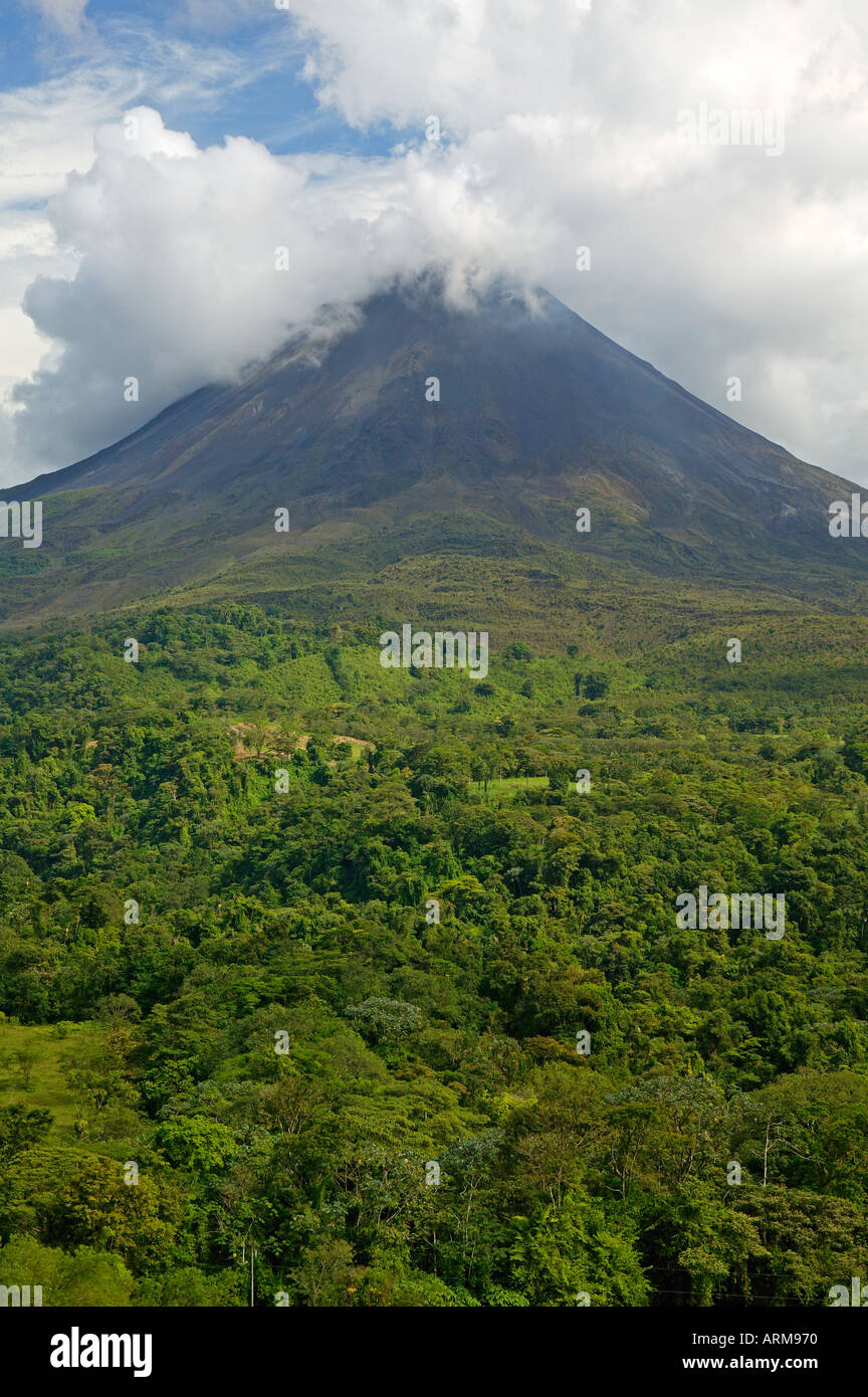 Arenal volcano costa rica hot springs hi-res stock photography and ...