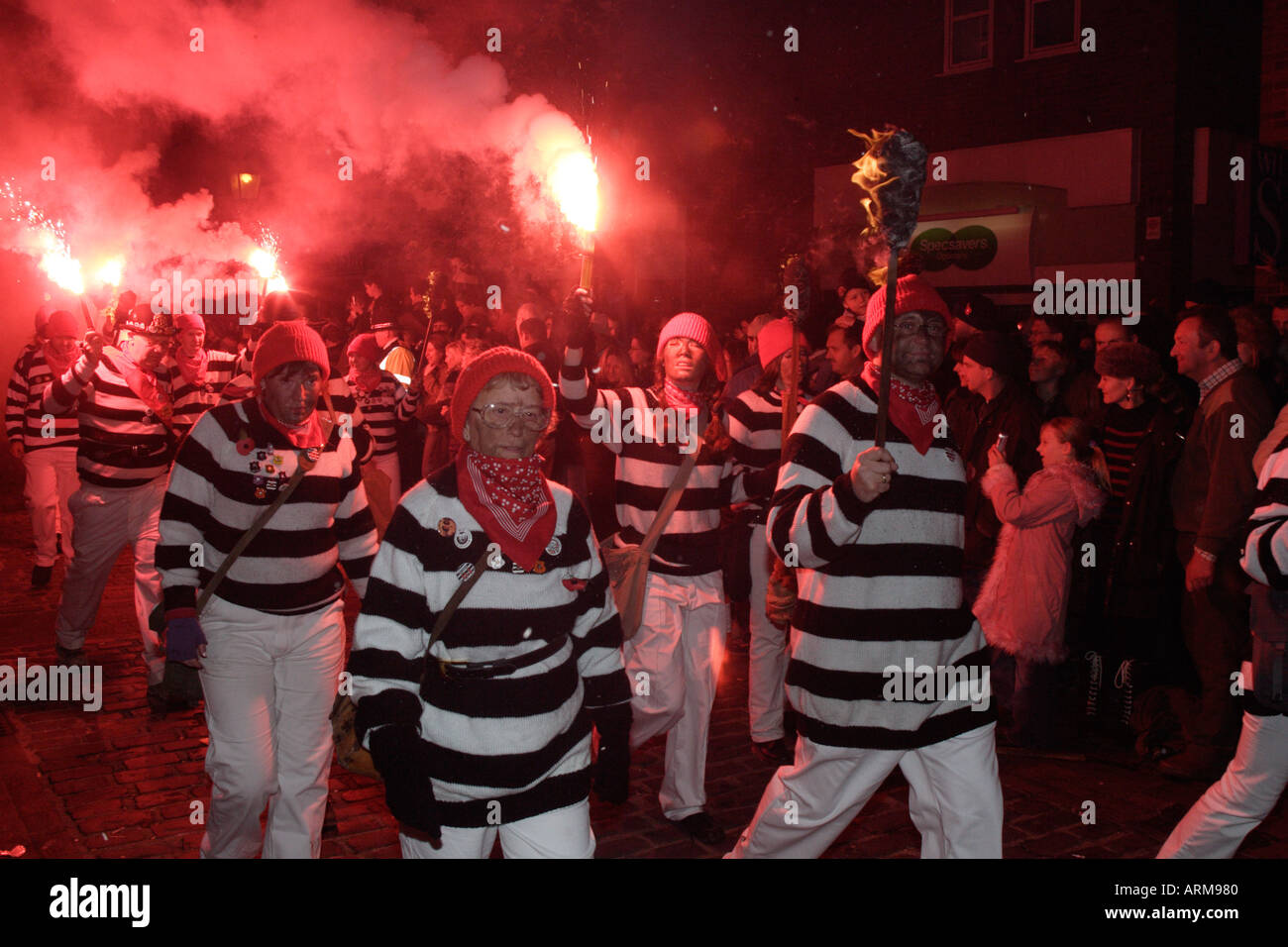 BONFIRE NIGHT LEWES SUSSEX UK Stock Photo - Alamy