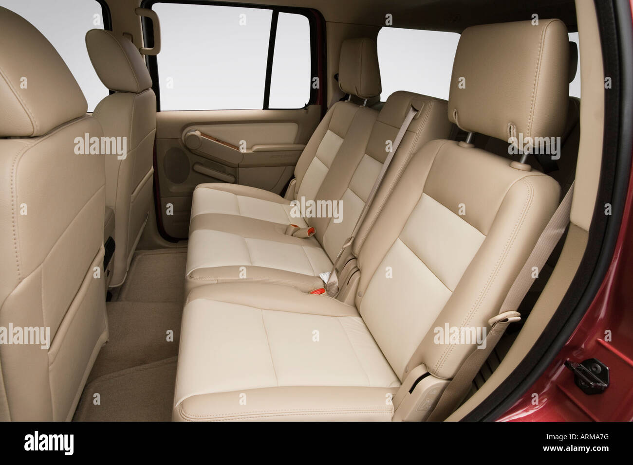 2008 Ford Explorer Eddie Bauer in Gold - Rear seats Stock Photo - Alamy