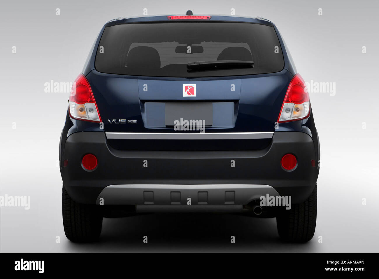 2008 Saturn VUE XE in Blue - Low/Wide Rear Stock Photo - Alamy