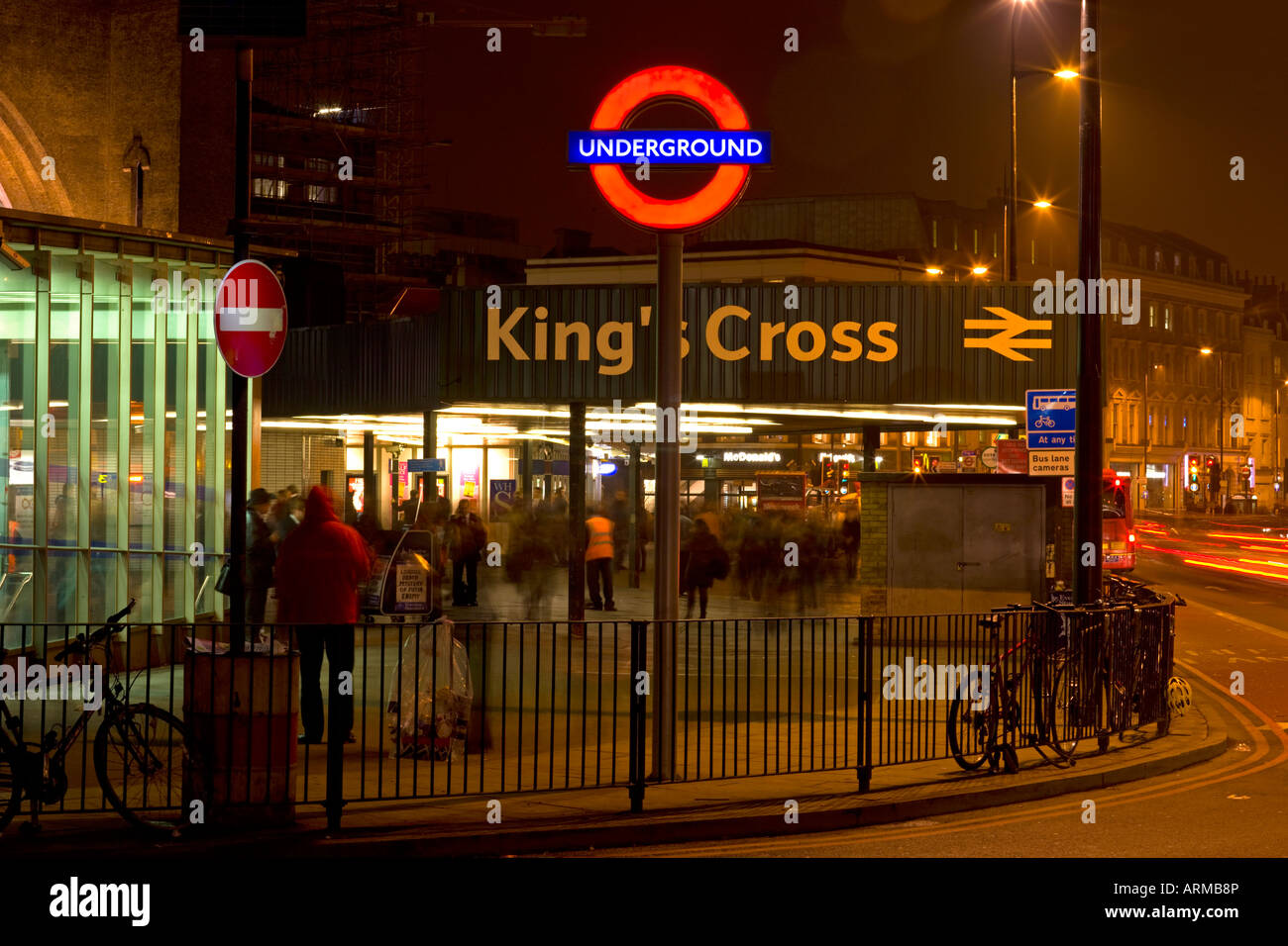 king's cross station underground signs. London Stock Photo - Alamy