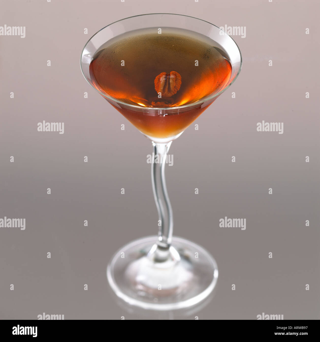 Dubonnet gin hi-res stock photography and images - Alamy