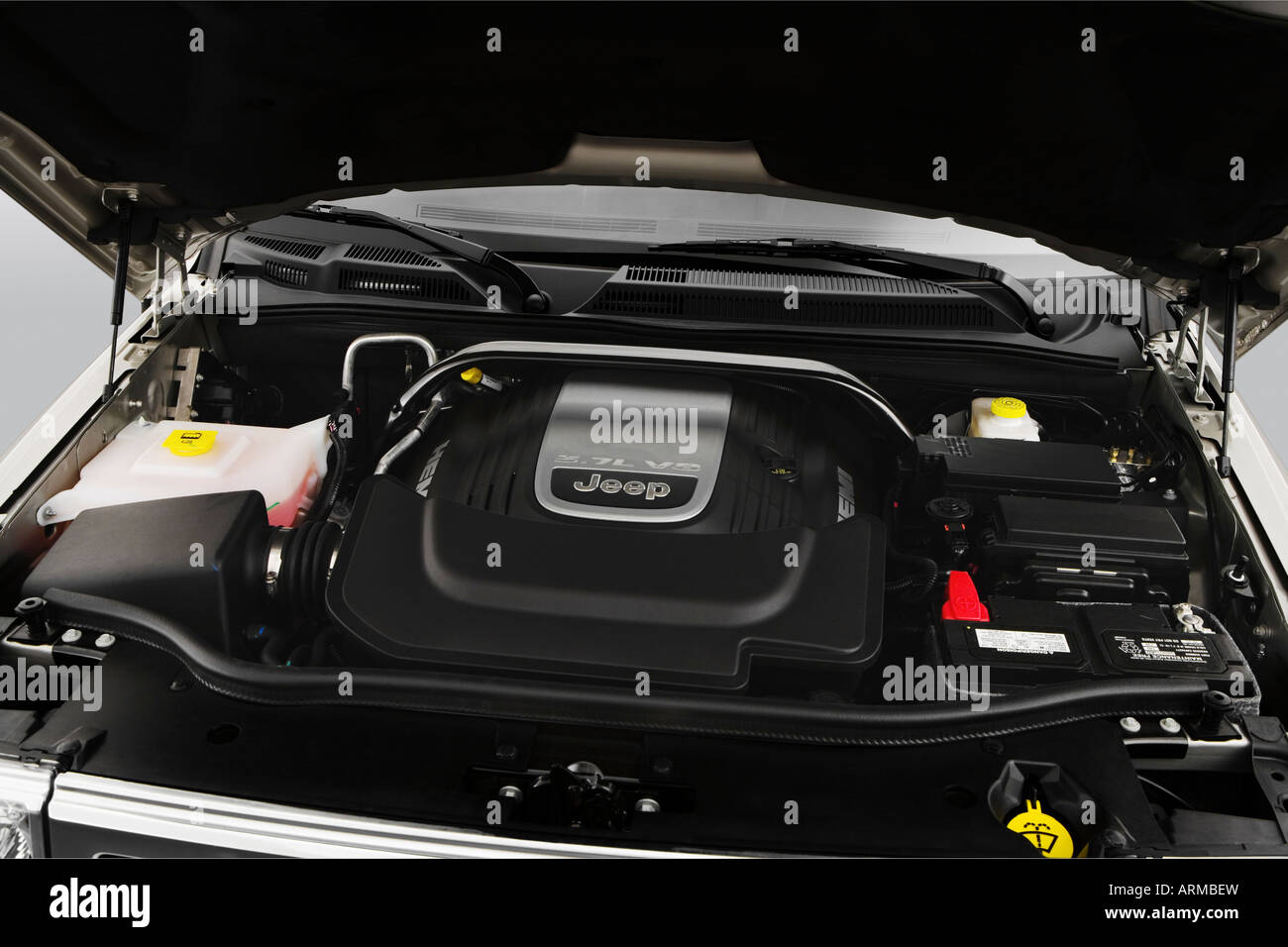 2008 Jeep Commander Overland in Gray - Engine Stock Photo - Alamy