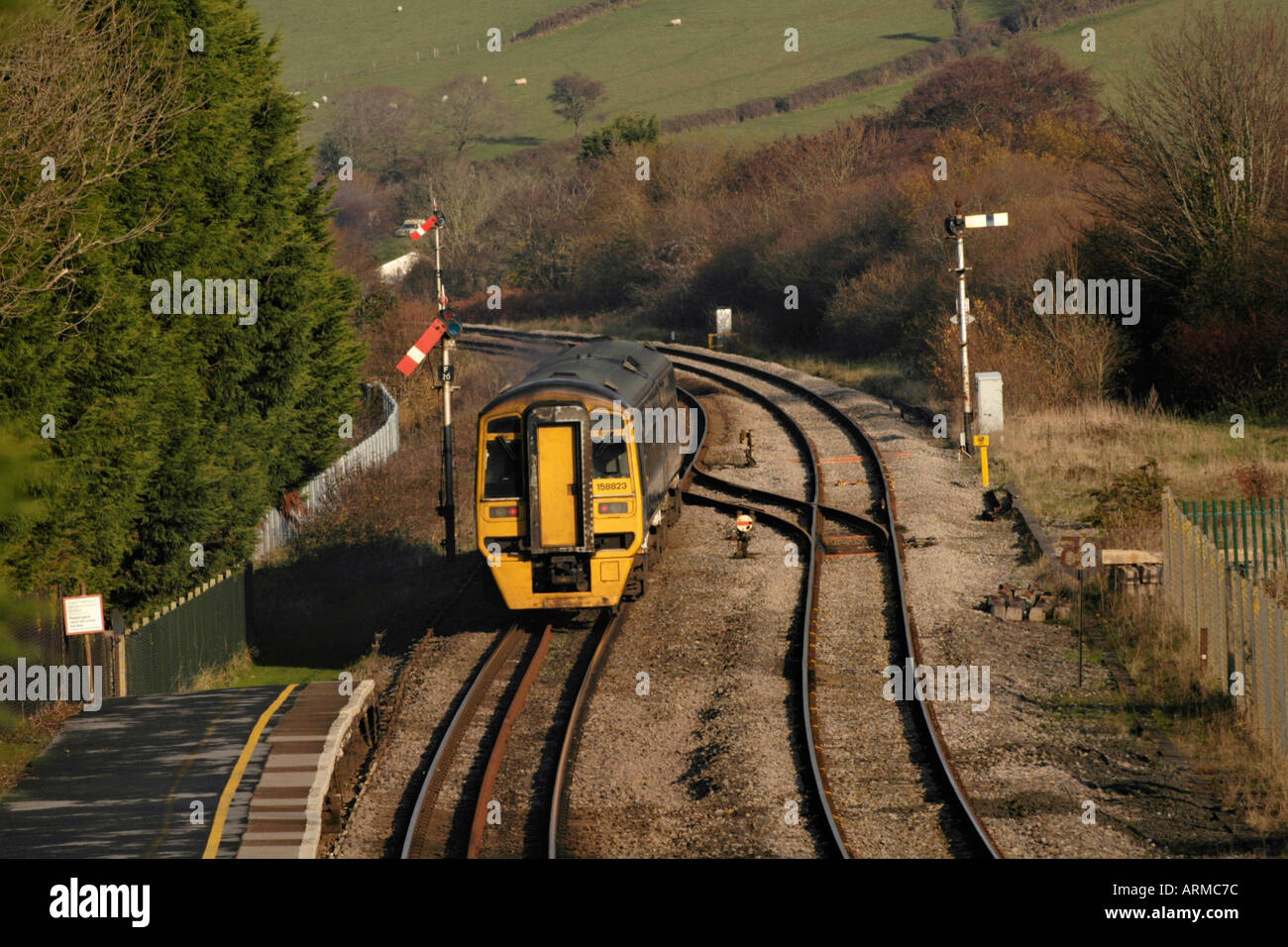 Ferryside railway station hi-res stock photography and images - Alamy