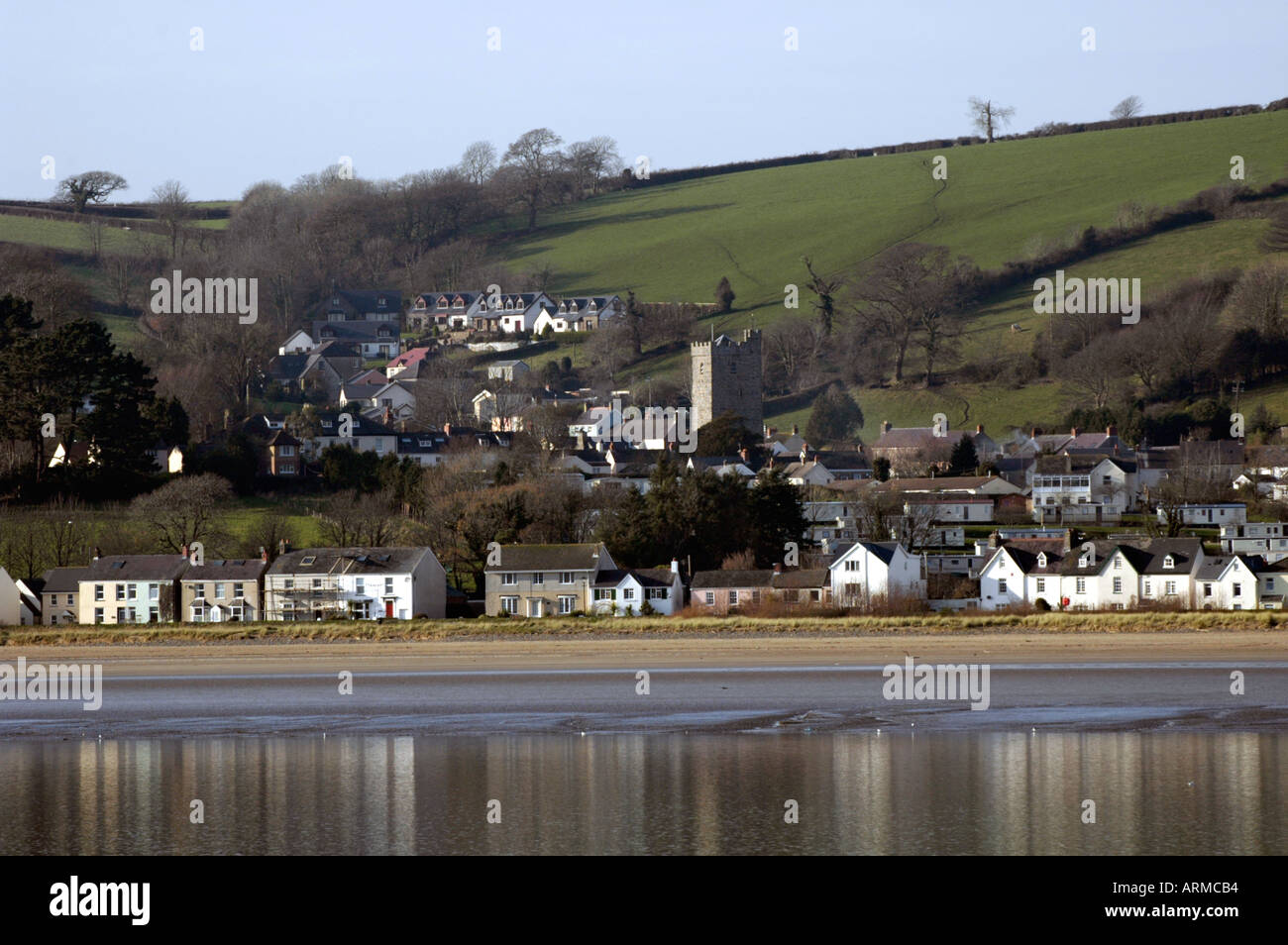 Llansteffan village hi-res stock photography and images - Alamy