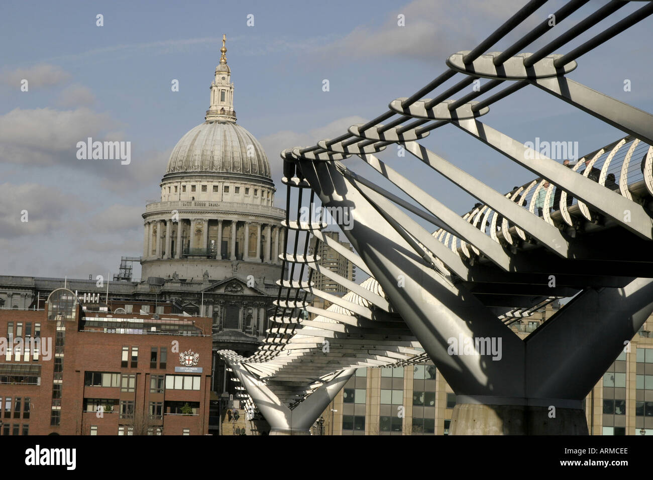 millennium bridge city of london uk 2004 Stock Photo - Alamy