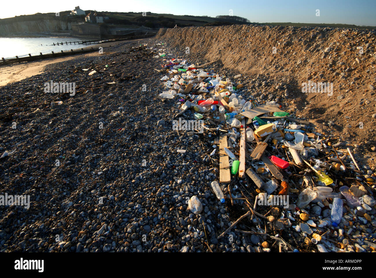 Garbage on beach hi-res stock photography and images - Alamy