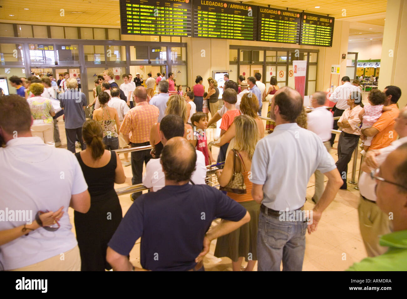 Patient arrivals hi-res stock photography and images - Alamy