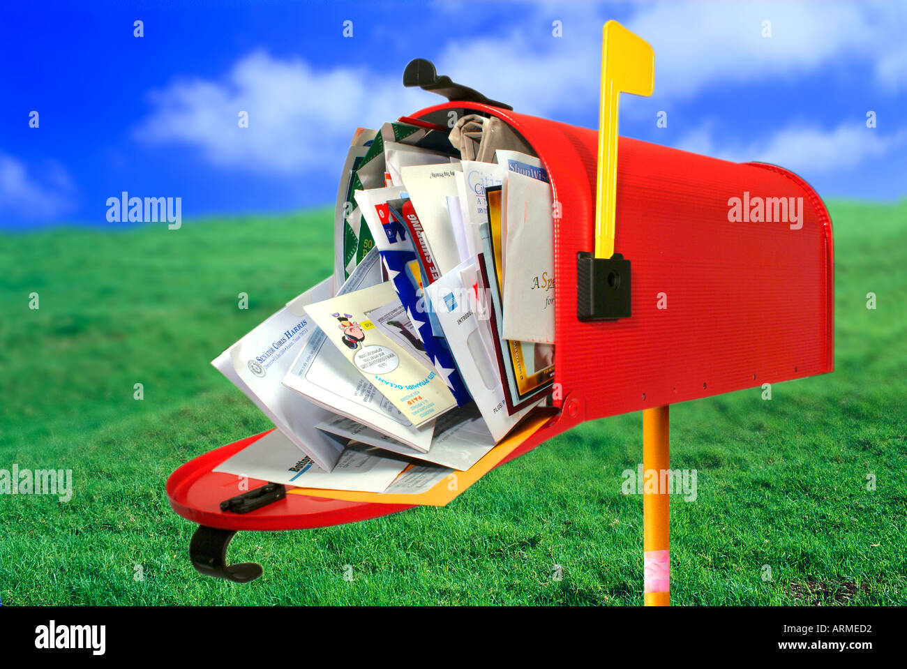 Overflowing mailbox hi-res stock photography and images - Alamy