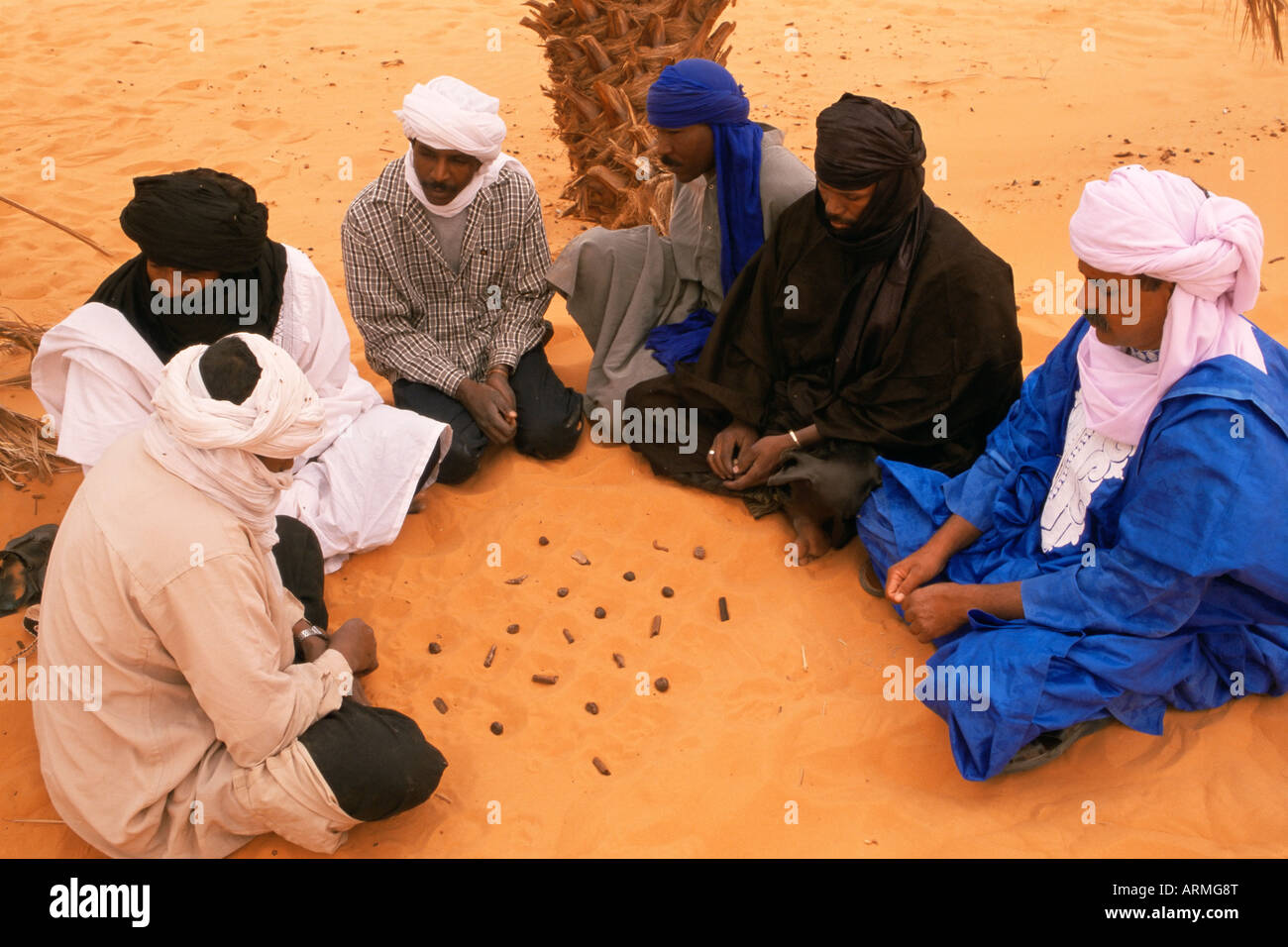 Group of tuaregs hi-res stock photography and images - Alamy