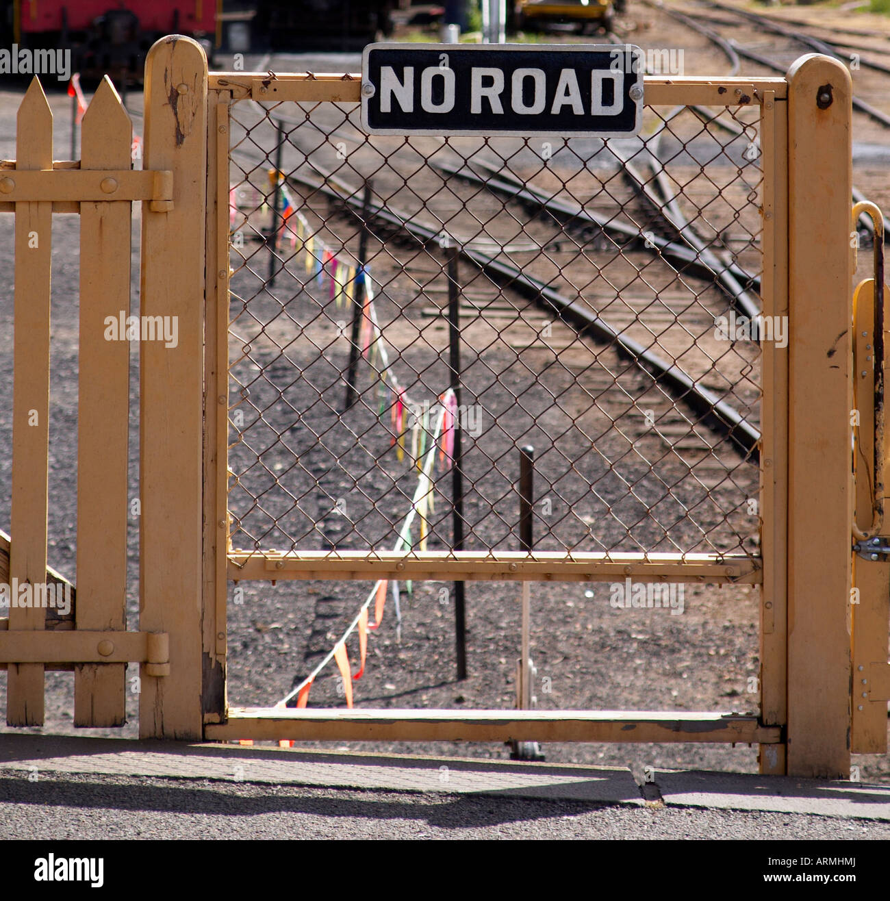 Platform gate hi-res stock photography and images - Alamy