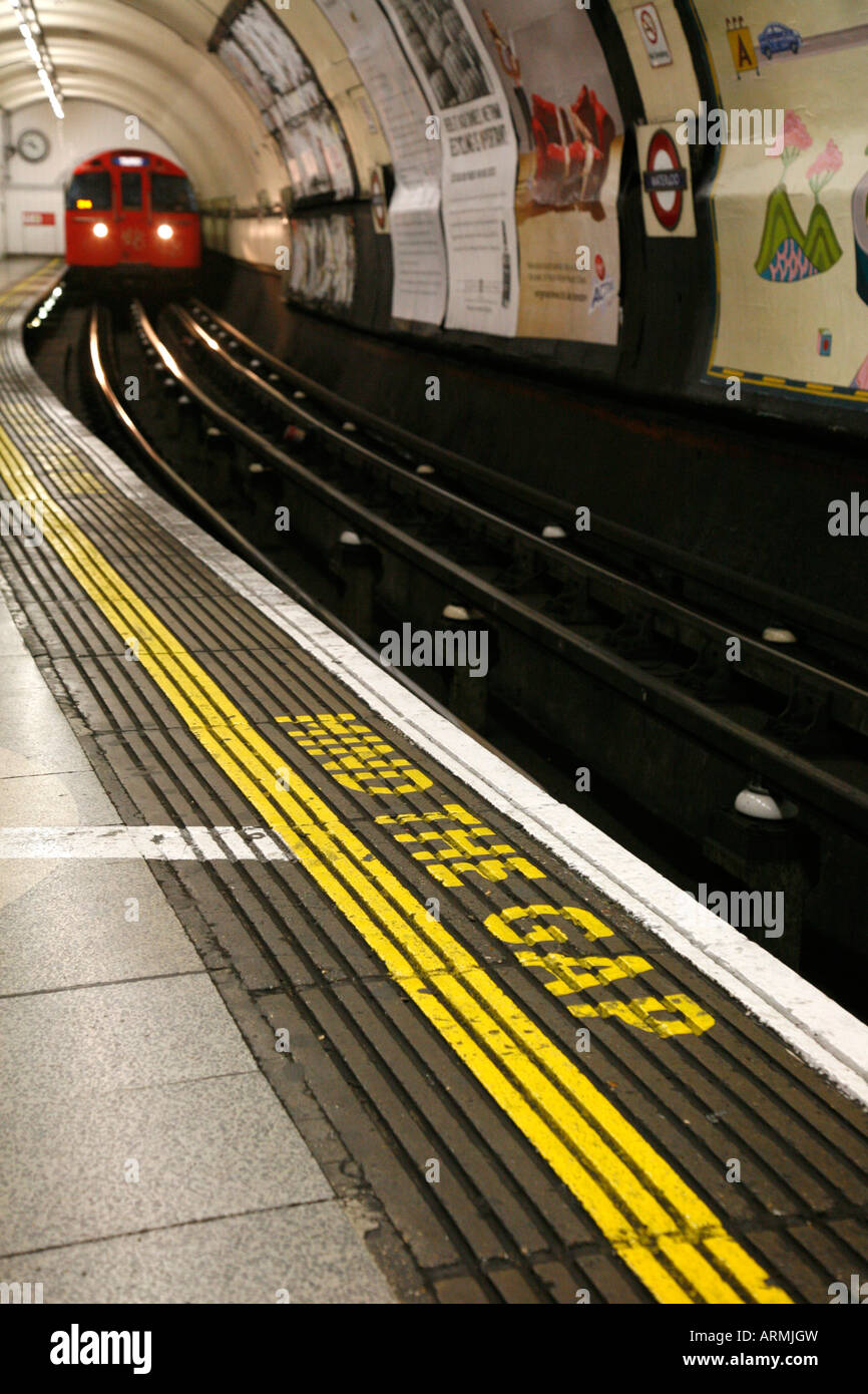Mind The Gap written on the Bakerloo Line platform at Waterloo Tube ...