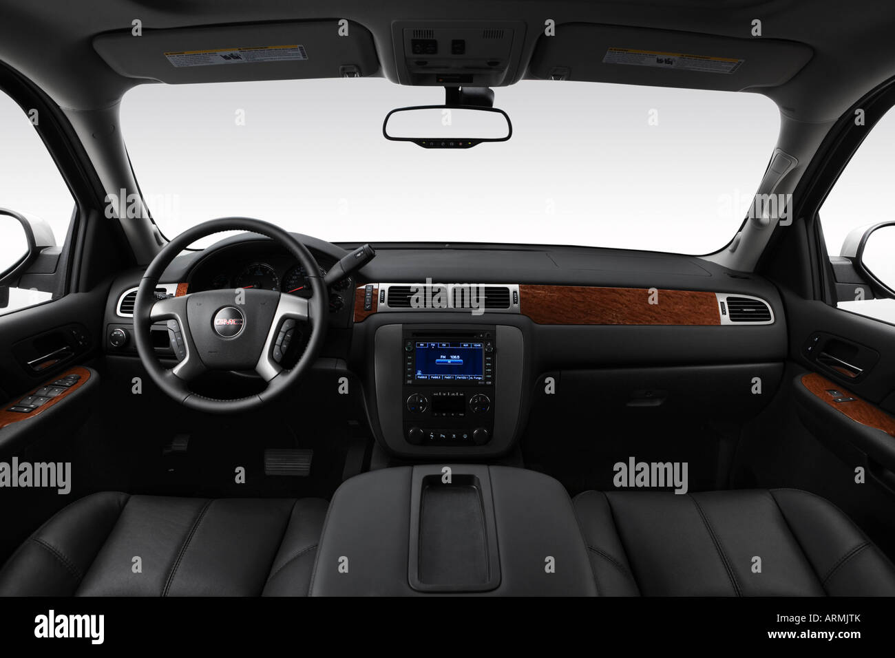 2008 GMC Yukon XL SLT in Silver - Dashboard, center console, gear ...