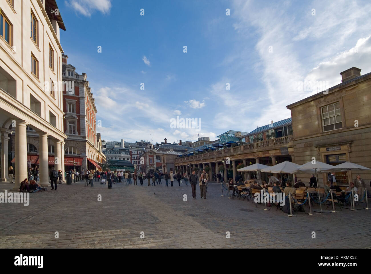 Covent garden square hi-res stock photography and images - Alamy