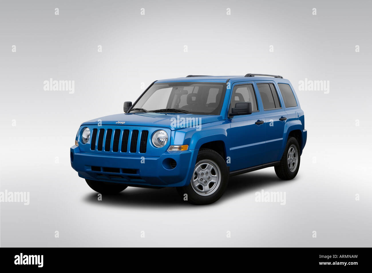 2008 Jeep Patriot Sport in Blue - Front angle view Stock Photo - Alamy