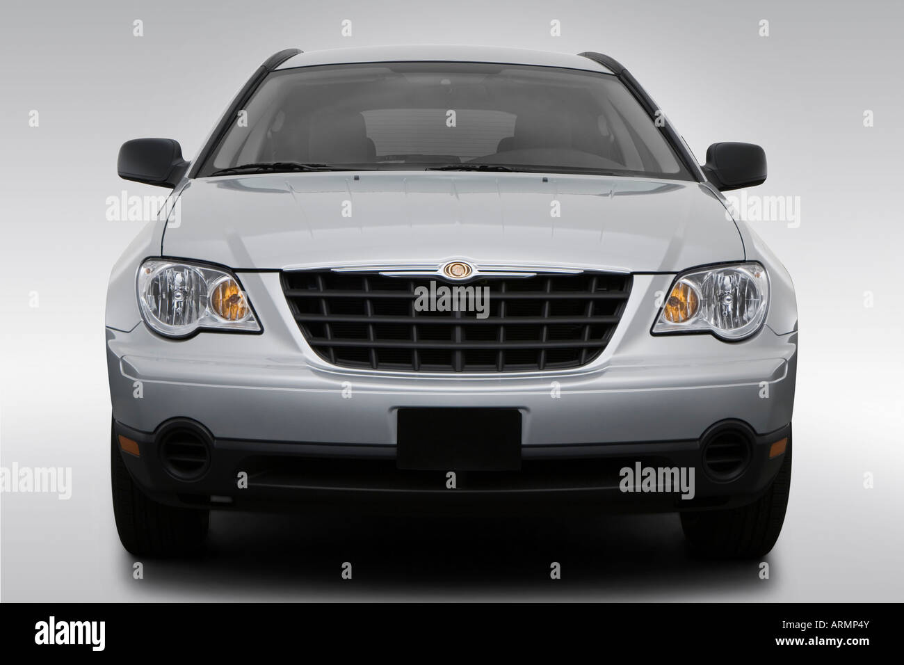 2008 Chrysler Pacifica LX in Silver - Low/Wide Front Stock Photo - Alamy