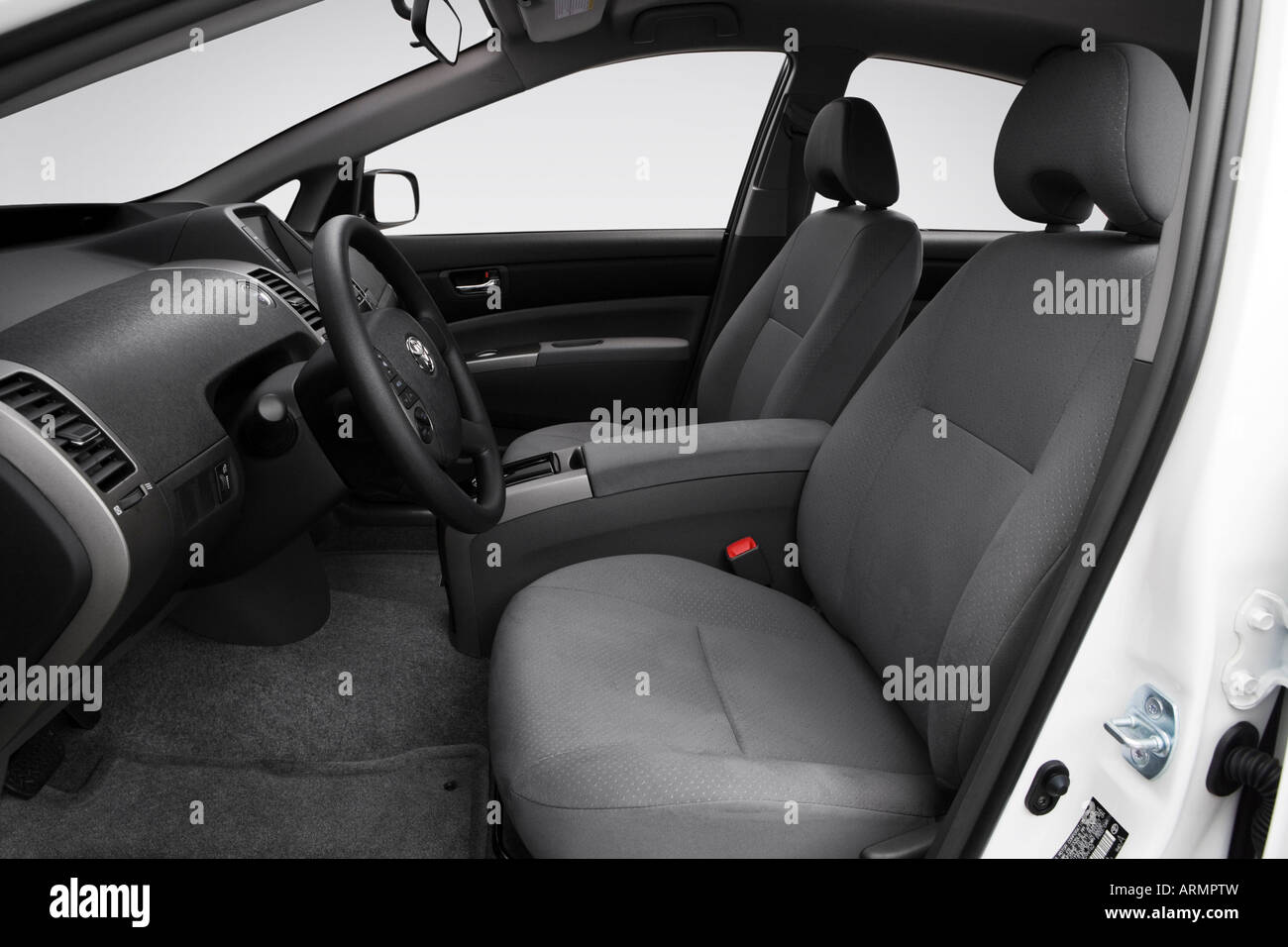 2008 Toyota Prius Hybrid in White - Front seats Stock Photo - Alamy
